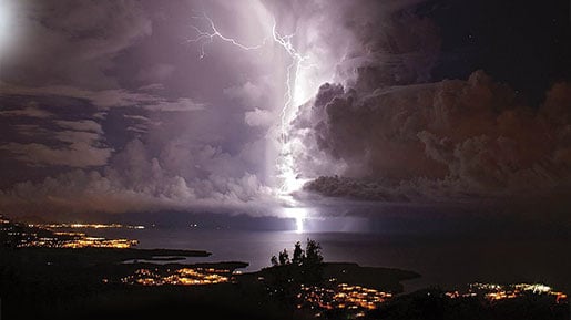 Lightning Hot Spot Earth Science Article for Students | Scholastic ...