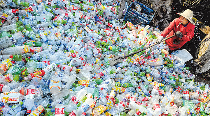 Trash Trouble Earth Science Article for Students | Scholastic Science ...