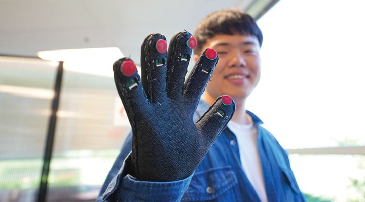 Octo-Grip Engineering Article for Students | Scholastic Science World ...